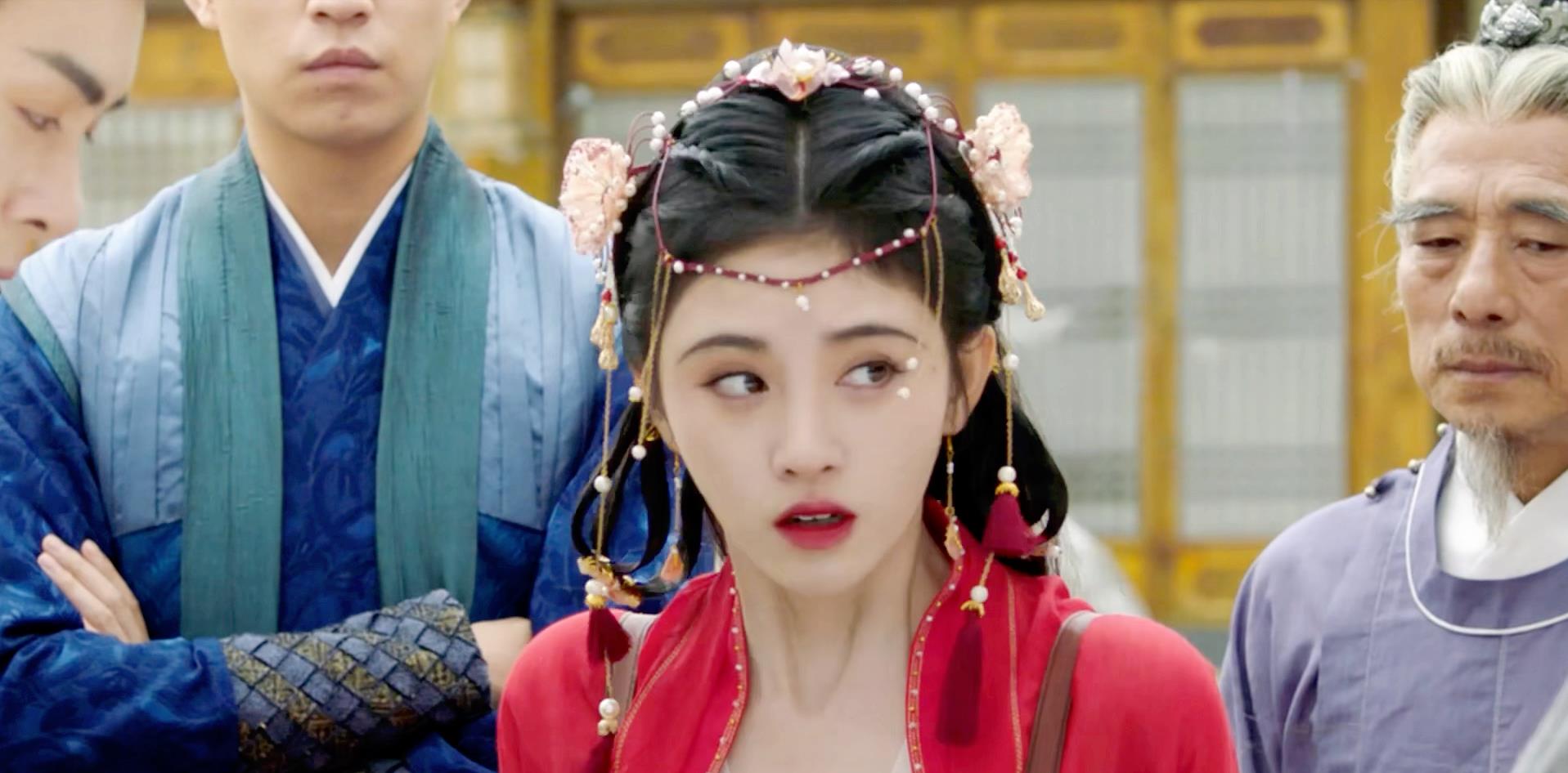 Concubine Hua pulled so hard that she didn't even throw Bu Yao on her ...