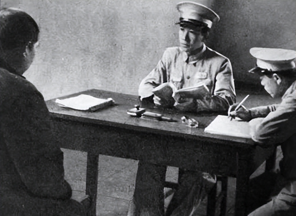 A liar pretends to be Lin Biao's niece and deceives her all the way to ...