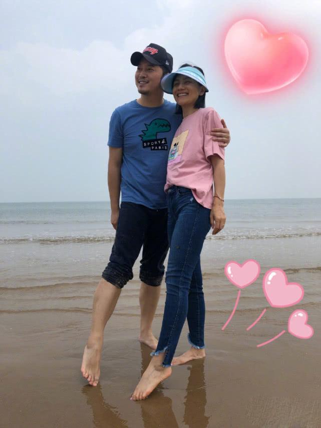 Hu Ke is fresh and beautiful without makeup, her belly protrudes like ...