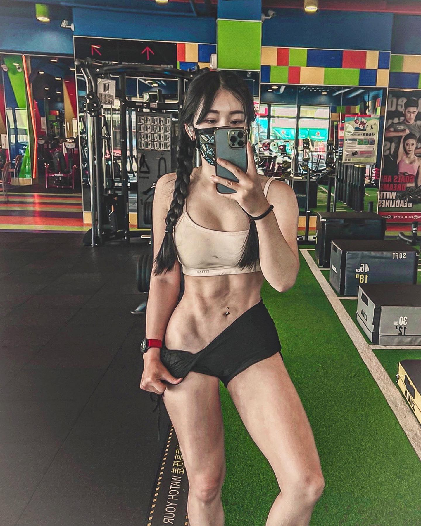 "He's Beautiful" Lin Shaoyu - a fitness girl with a variety of styles - iNEWS