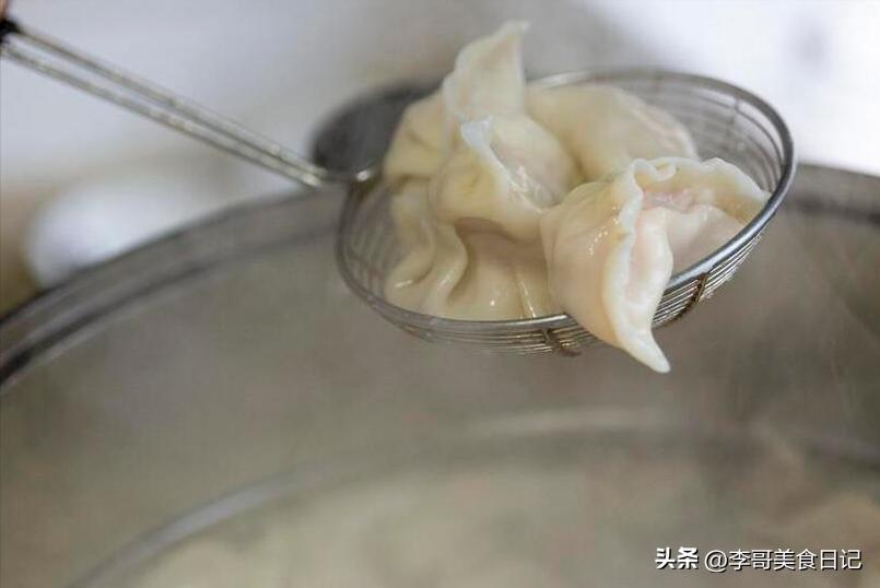 Dumplings that are frozen and cracked are easy to crack when cooking ...