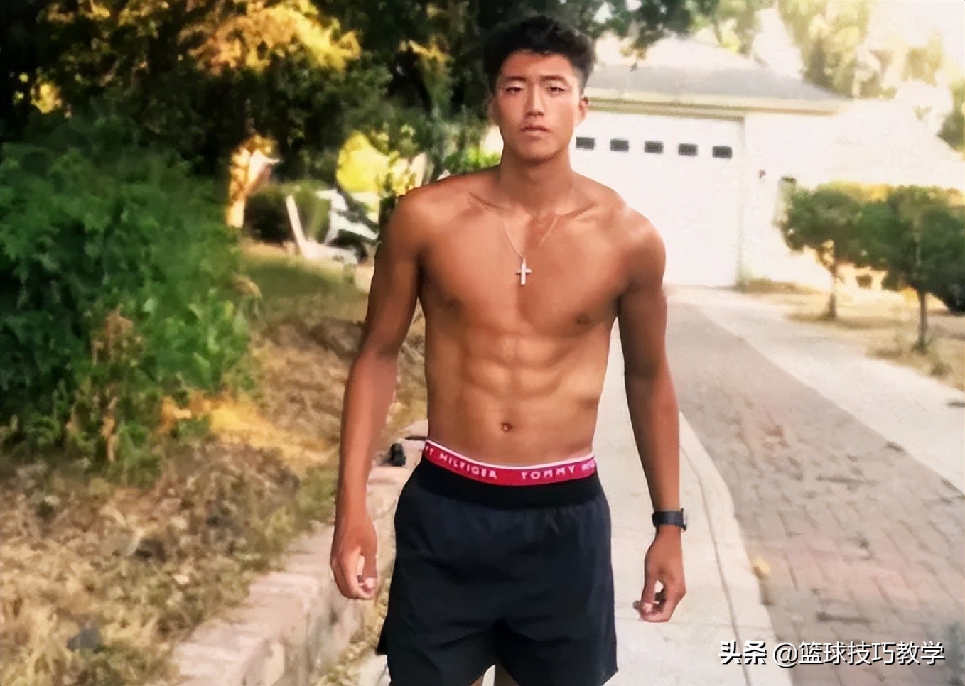 The style of the game is exactly like Guo Ailun!20-year-old Chinese ...