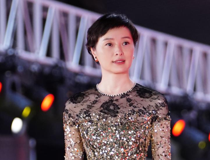 Are you still feeling sorry for Zhao Liying who ran with her three ...