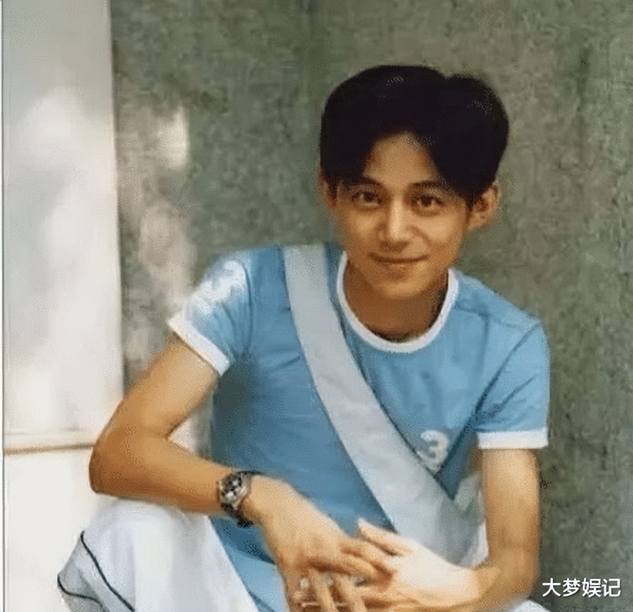 He Jiong's young and handsome photos are exposed!Netizens were shocked ...