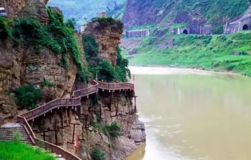 There are three famous ancient plank roads in Hanzhong. After 2,000 ...