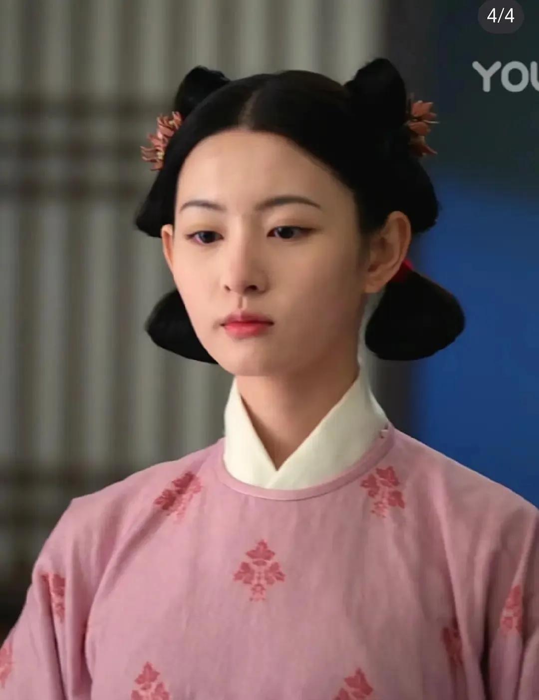 Zhao Qing plays the second female lead in Anxiang. The camera is really ...