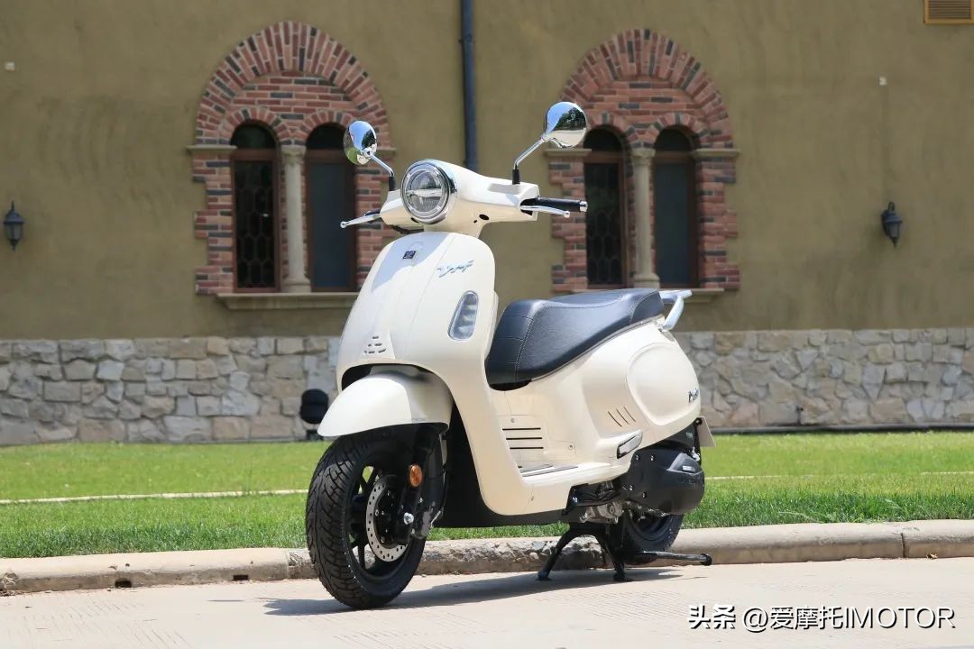 The engine is guaranteed for three years or 100,000 kilometers, and ...