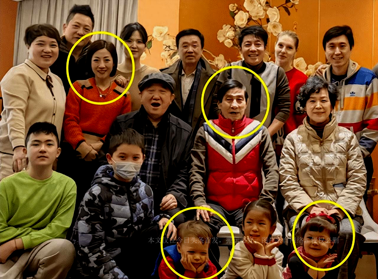 Sa Beining's family photo reveals the twins' frontal faces, which look ...