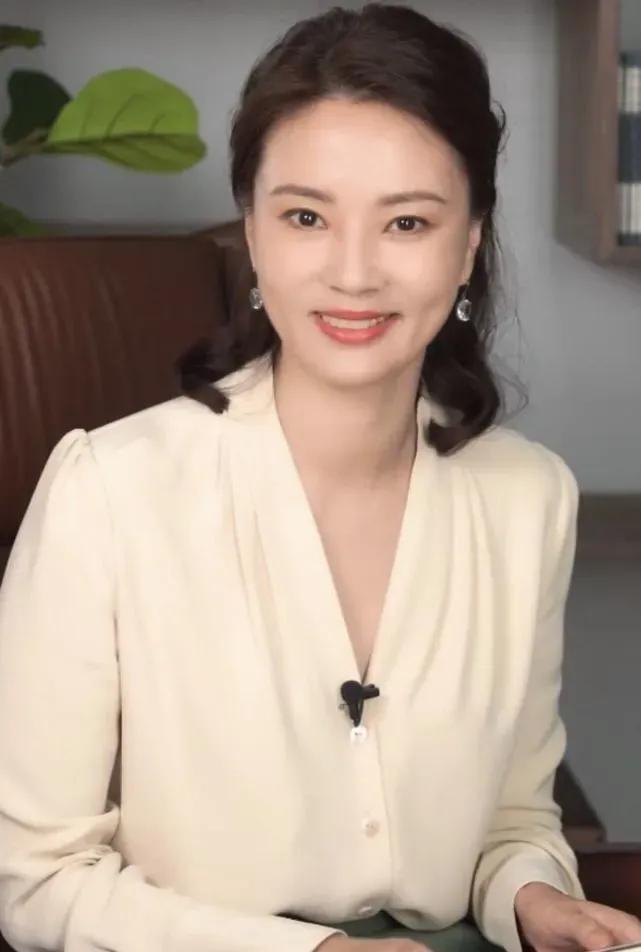 CCTV's top ten most beautiful hosts - iNEWS