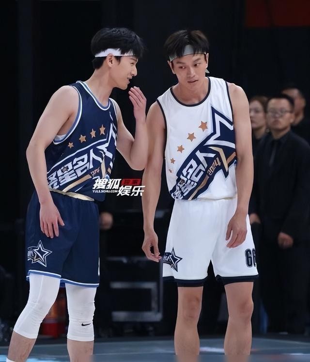 When 27-year-old Yu Shi and 28-year-old Li Junrui stood together, I ...