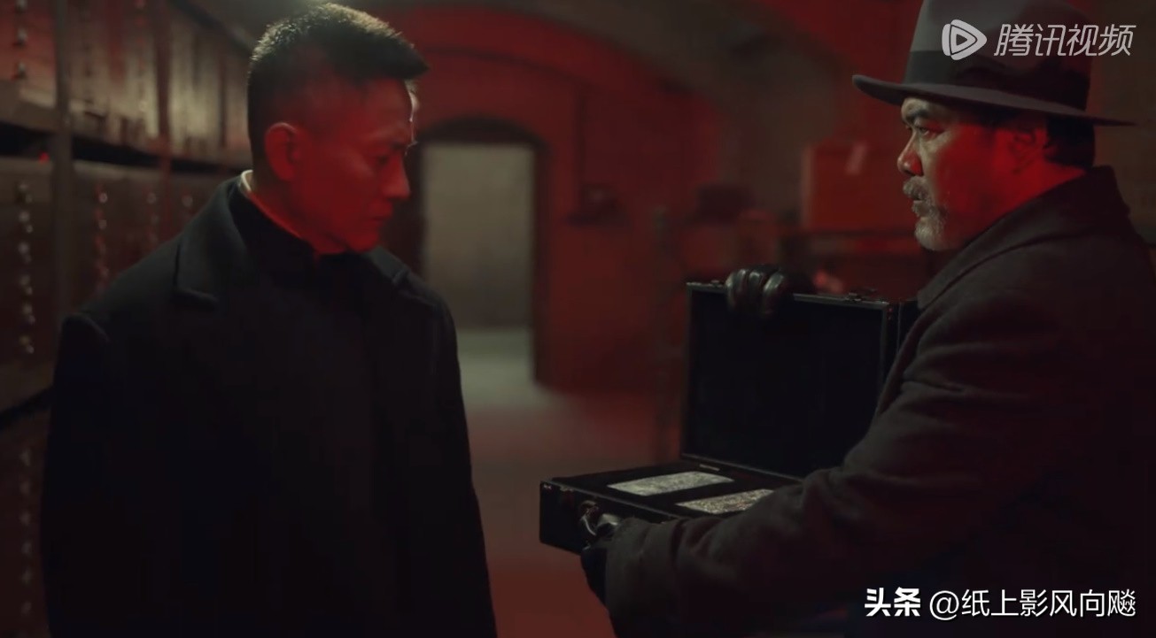 The leader of the ghost organization "Buddha's Hand" counts ten steps ...