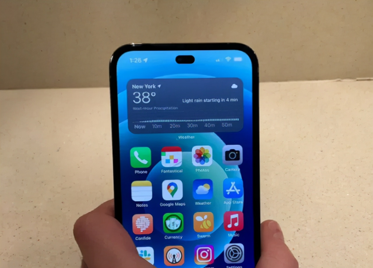 Full screen out of play?The iPhone 14 will use a "pill" screen, and the ...