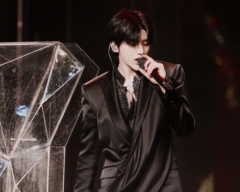 It took Cai Xukun 5 years to go from a giant C to a risky artist, whose fault is it? - iMedia