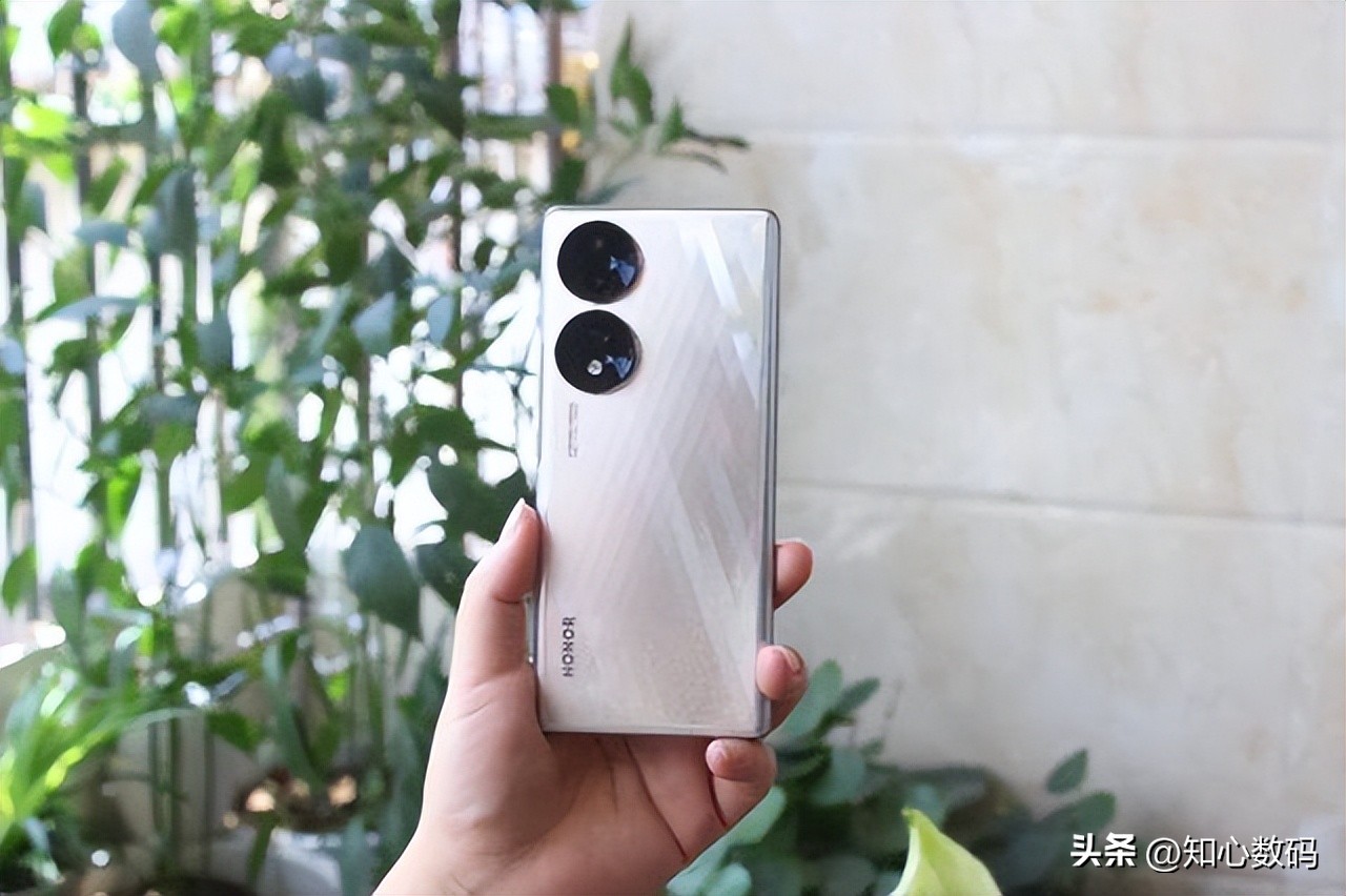 How to choose Honor mobile phone?These four "good reputation", you can ...