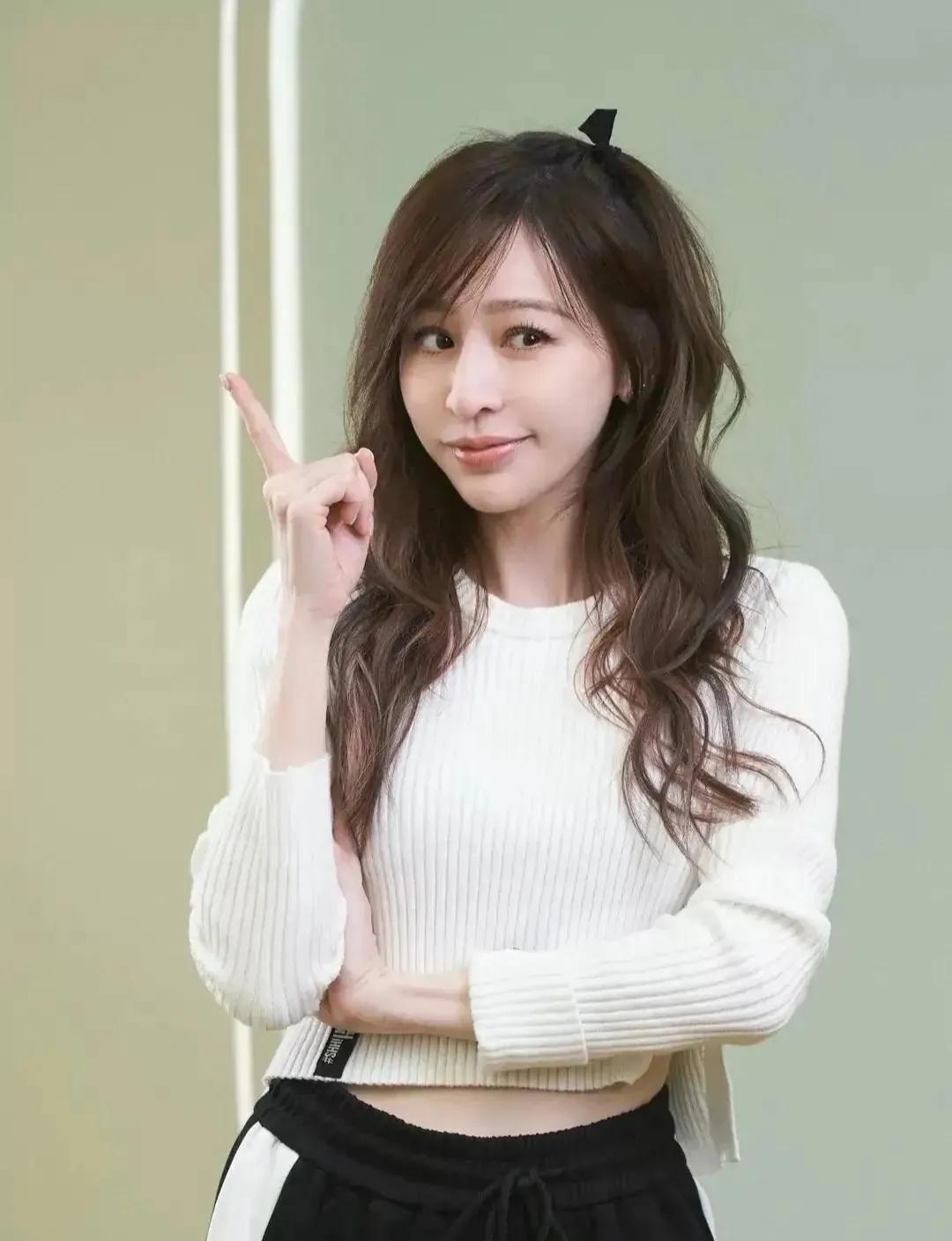 Star Wallpaper - Wang Xinling - iNEWS