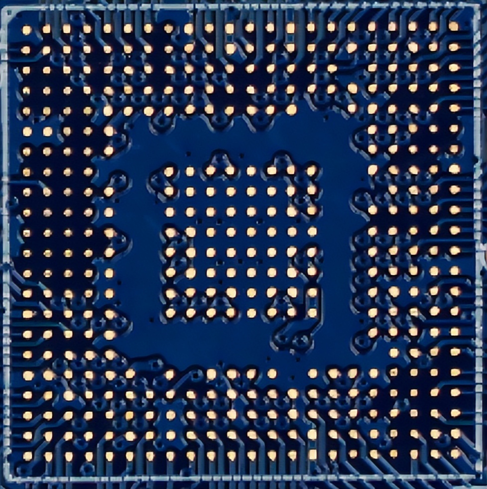Pad design of multi-layer boards: half-cover and half-exposed design ...