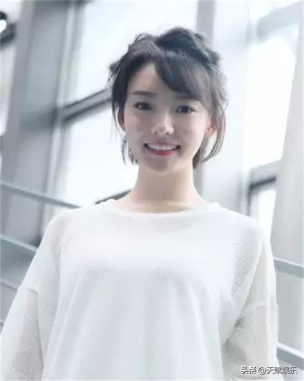Look at the photo of film and television actress Lin Yuan in the 38 ...