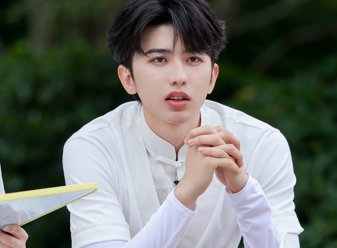 It was revealed that Cai Xukun had a one-night stand and caused the girl to become pregnant and ...
