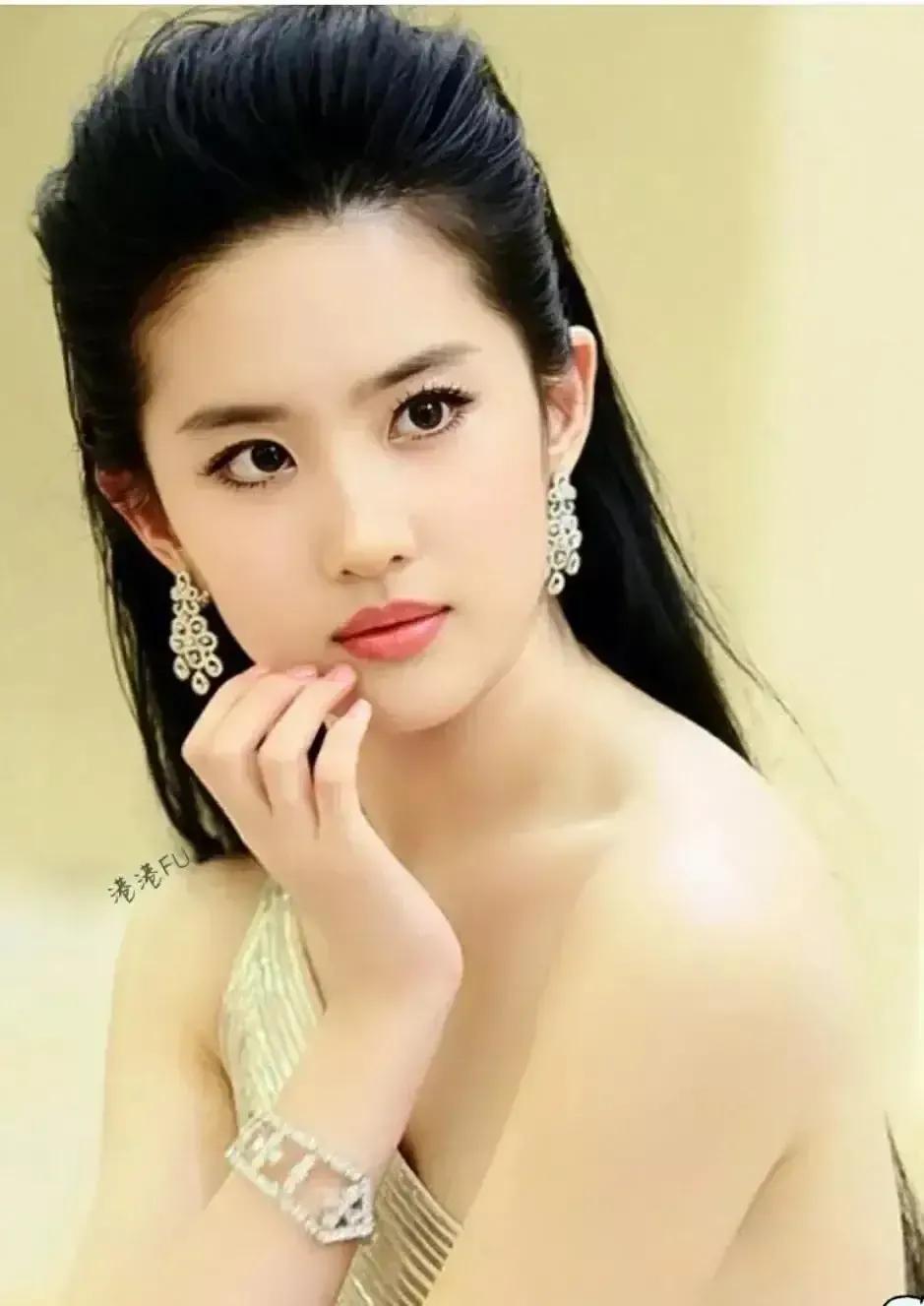 Beautiful Liu Yifei and Gao Lu - iMedia