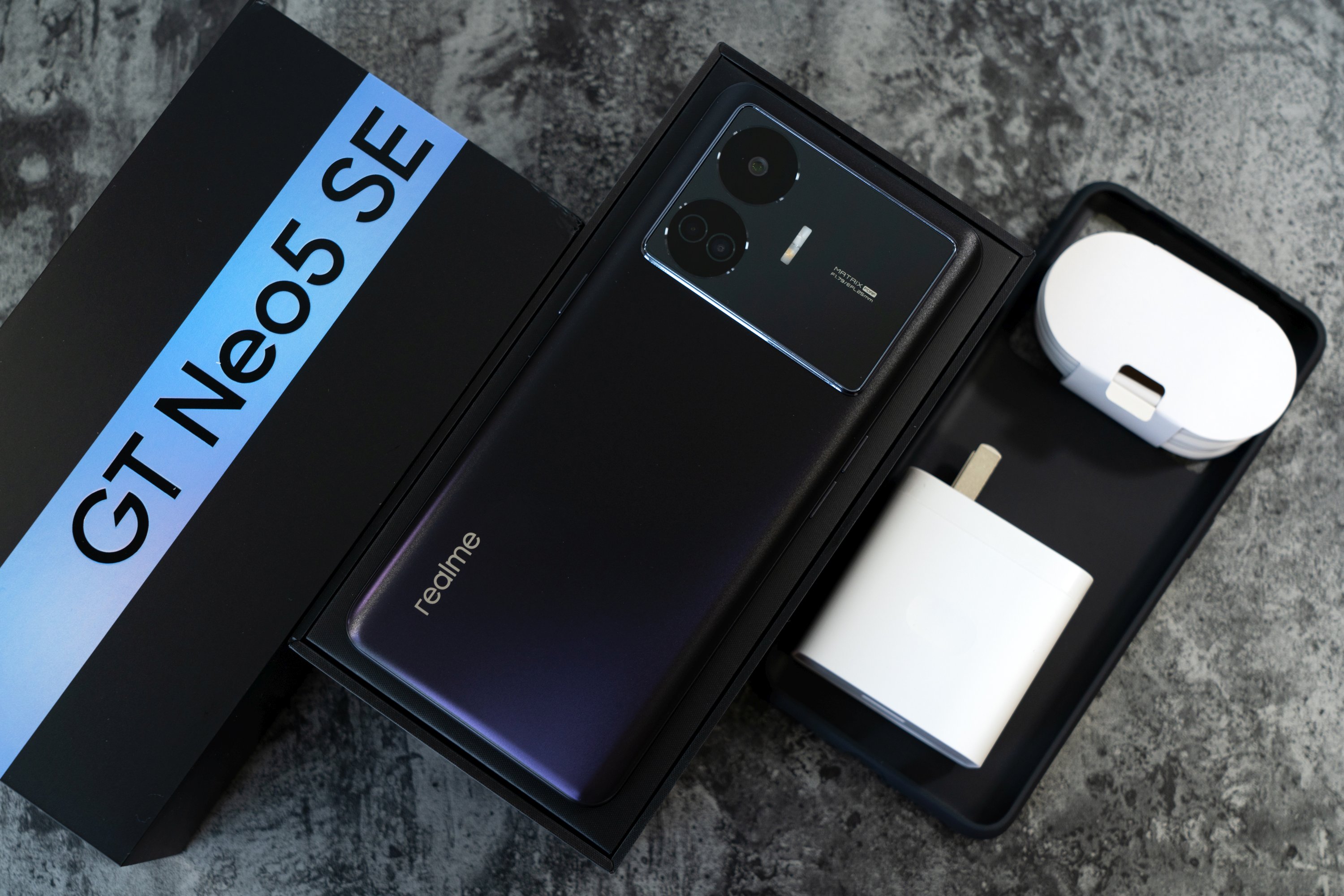 Is it really invincible at the same price? Real Me GT Neo5 SE actual measurement, a bit ...