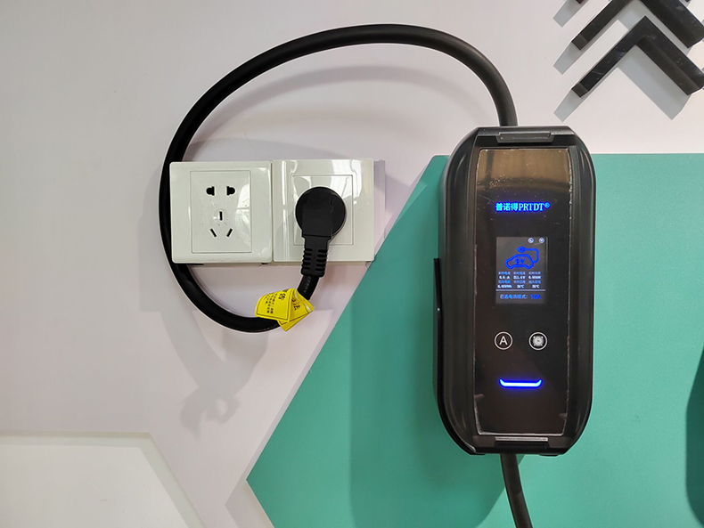 How to choose the Mercedes-Benz EQB portable charging gun (how to use ...