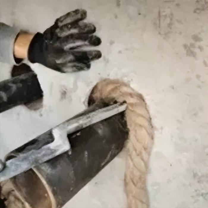 Internal sealing of rigid waterproof casing - iNEWS