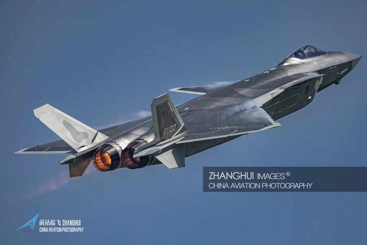 The J-20 pulled out the Mach ring on a sunny day, the Taiwan Island Air ...