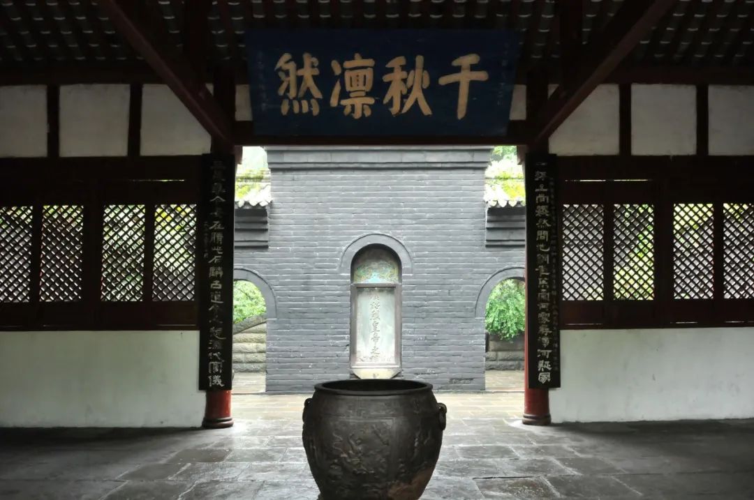 There are so many poems written about "Three Kingdoms", these are the ...