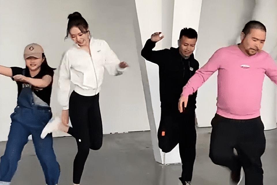 Tong Yao's dancing is hilarious, 41-year-old Gillian eats 7 pieces of ...