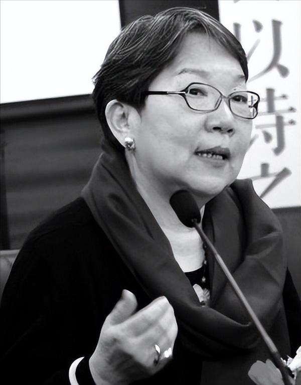 The famous poet Xi Murong suggested that "The Foolish Old Man Moves ...