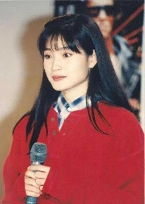 The bumpy fate of the innocent goddess Fang Jiwei. She has never been ...