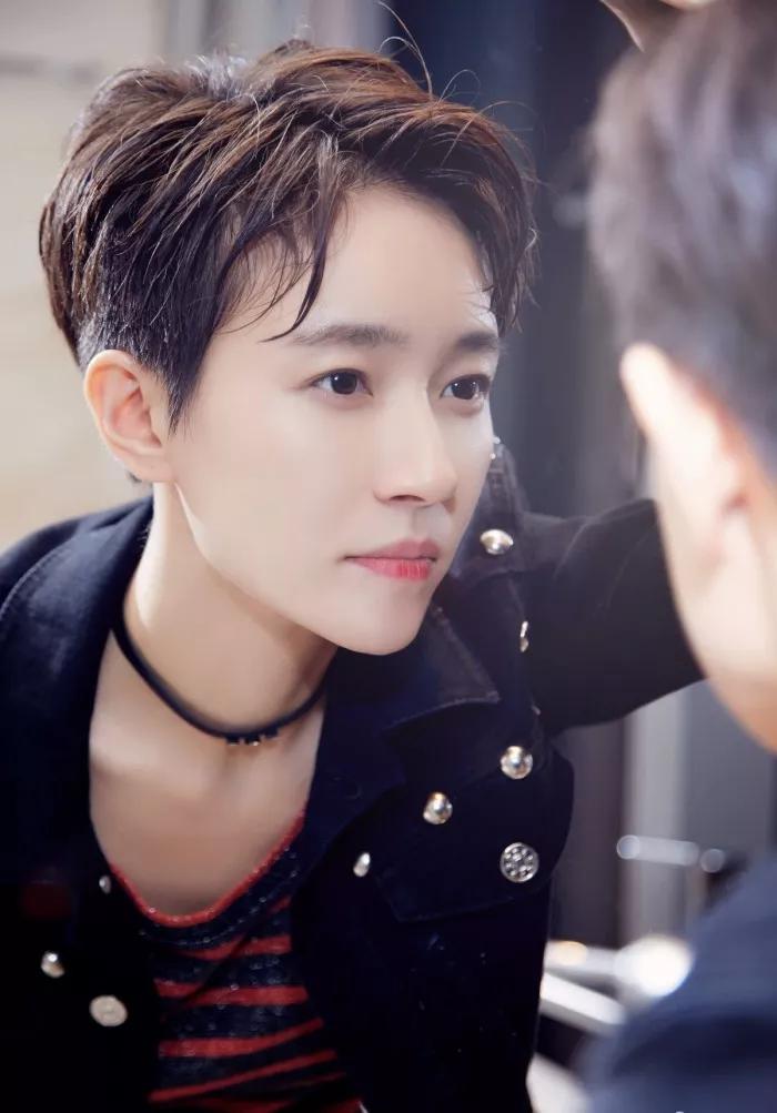 The absolute goddess Jiao Junyan - iNEWS