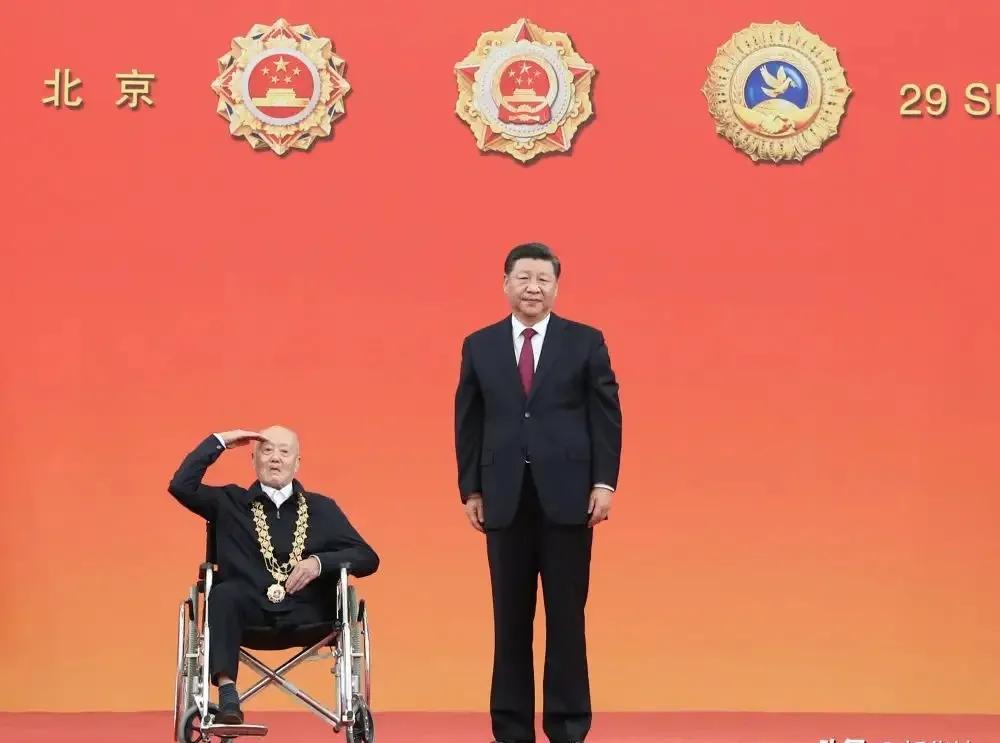 Recipient of the Medal of the Republic: Zhang Fuqing, an old hero, has ...