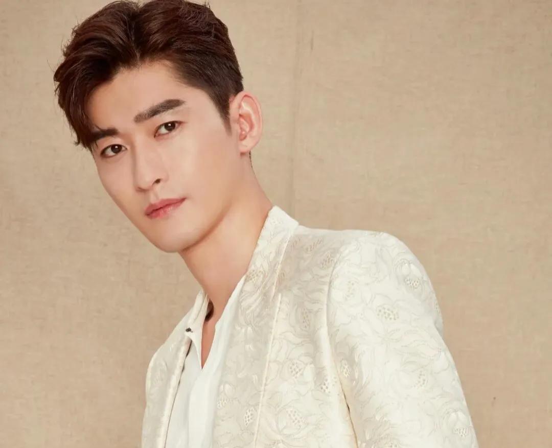 The latest gossip Wang Hedi Yu Shuxin Ren Jialun Li Qin Yang Zicheng Yi ...