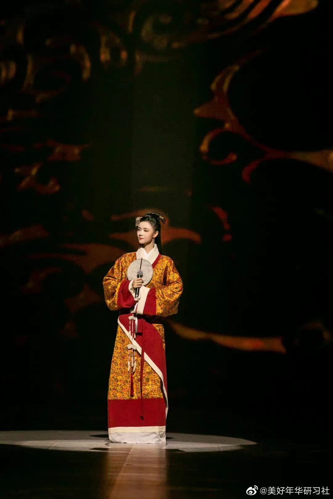 Zhang Wanqing's "Beautiful Years Study Club" interprets the graceful ...