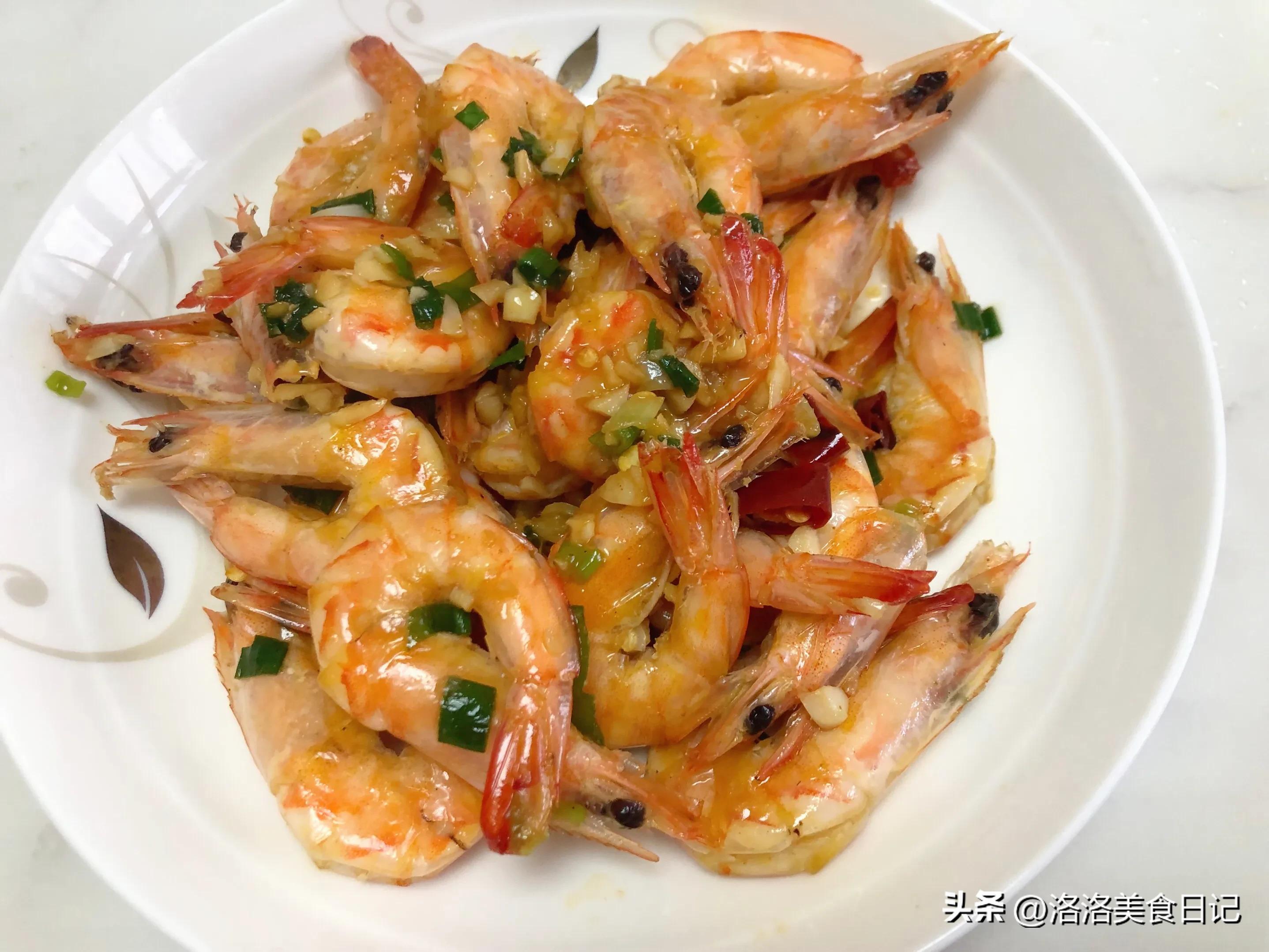 Don't boil the prawns in a boil, stir-fry them with minced garlic. The ...