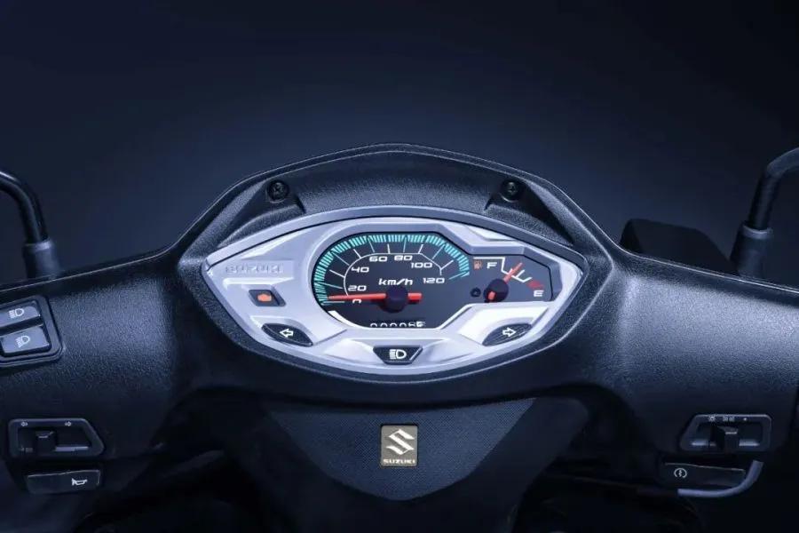 Jinan Suzuki UE125 price exposure, less than 9000, it seems that the low-end route is addicted ...