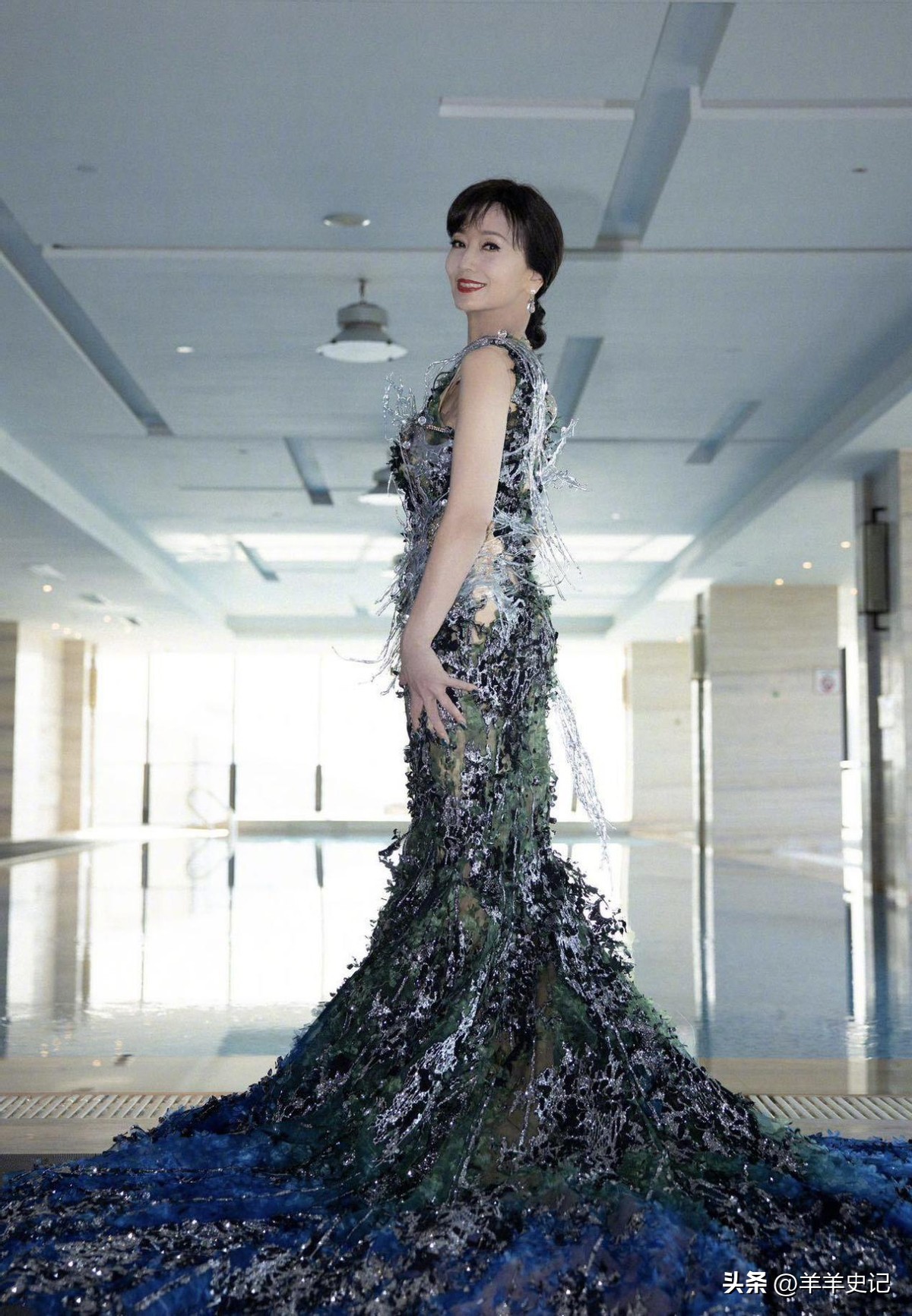 The 69-year-old white lady Zhao Yazhi compared with the 59-year-old Xu ...