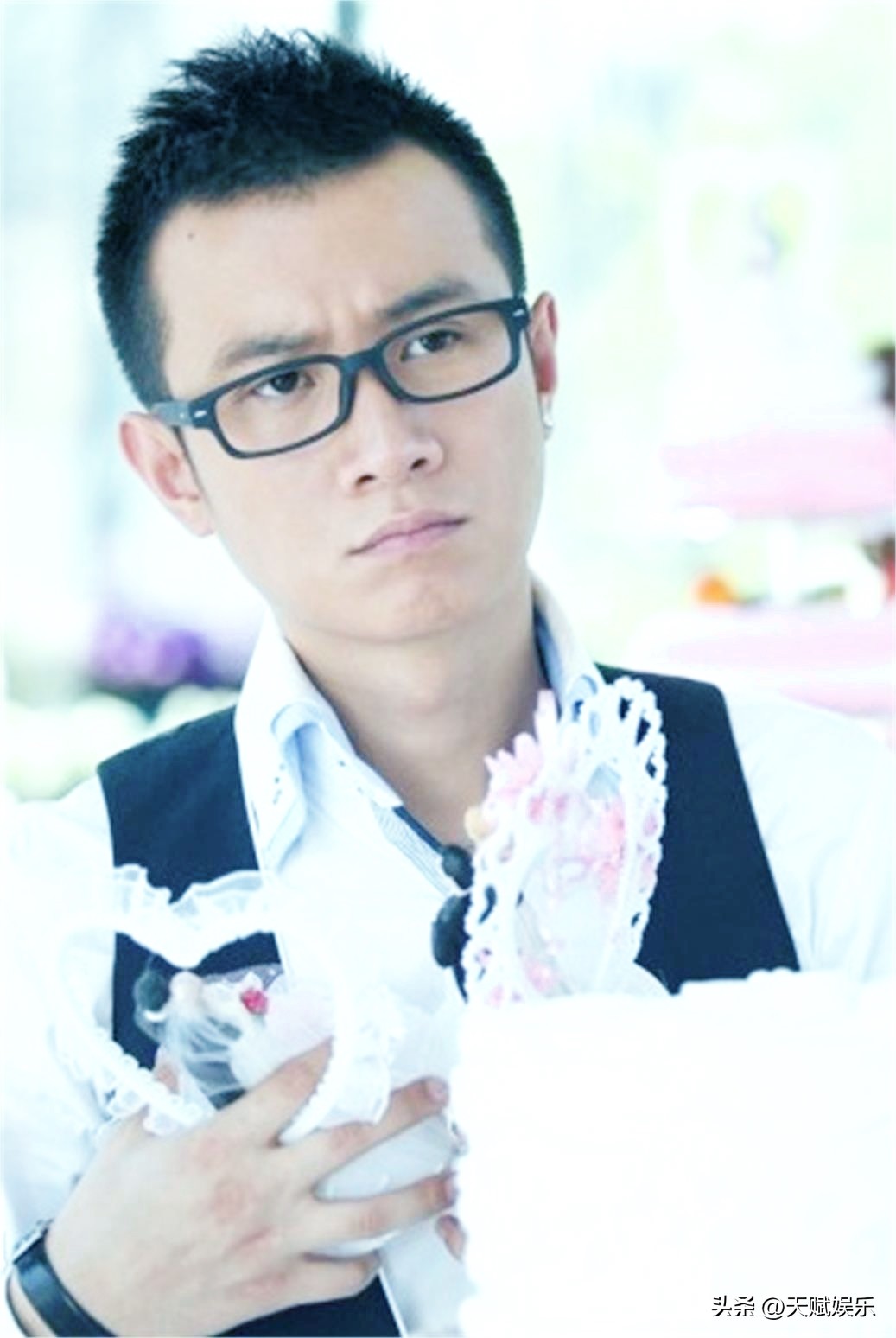Xiaobei's role as an actor in the 35-episode TV series "Snail House ...