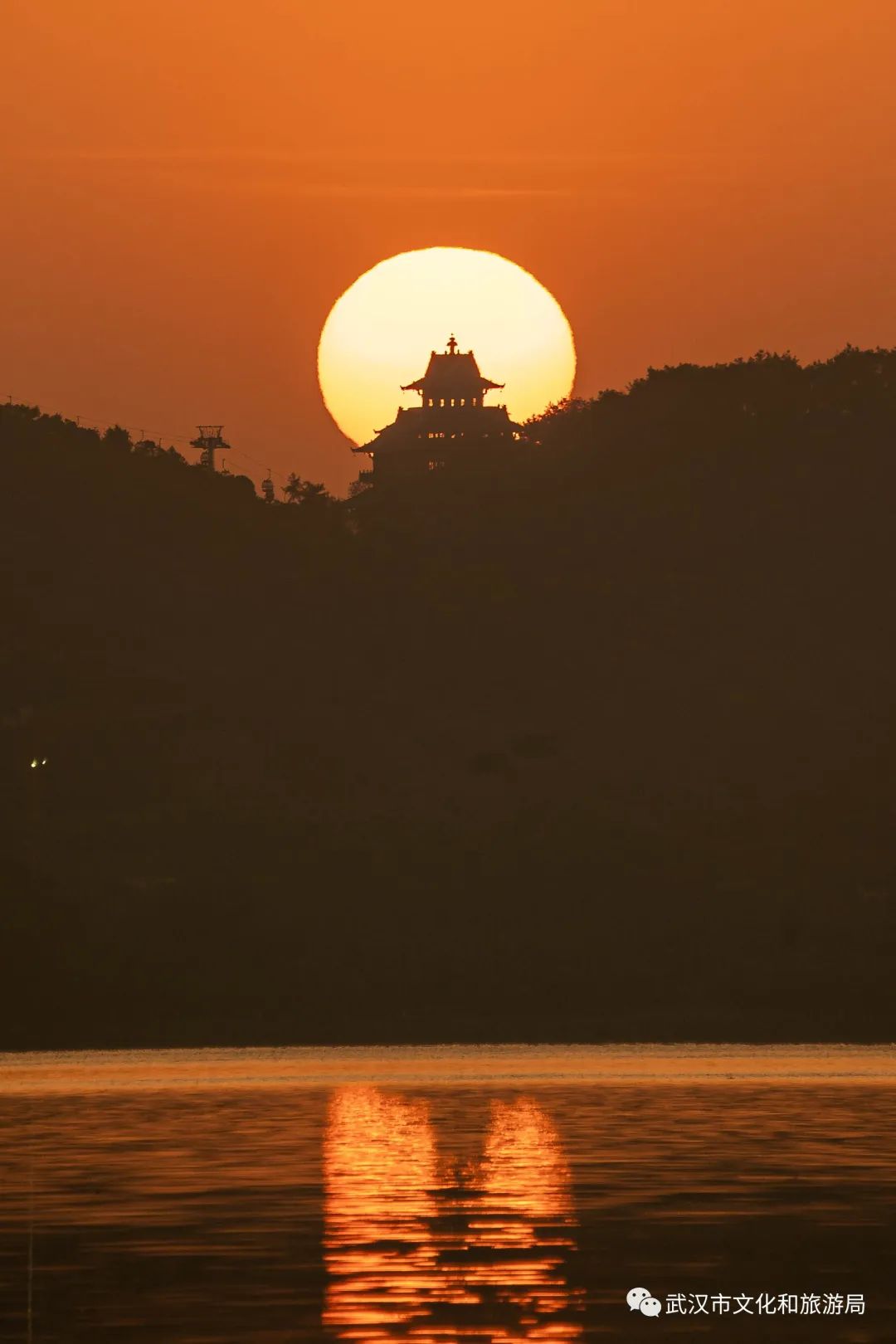 This summer, Wuhan Ya fell in love with waiting for a sunrise at Lingbo ...