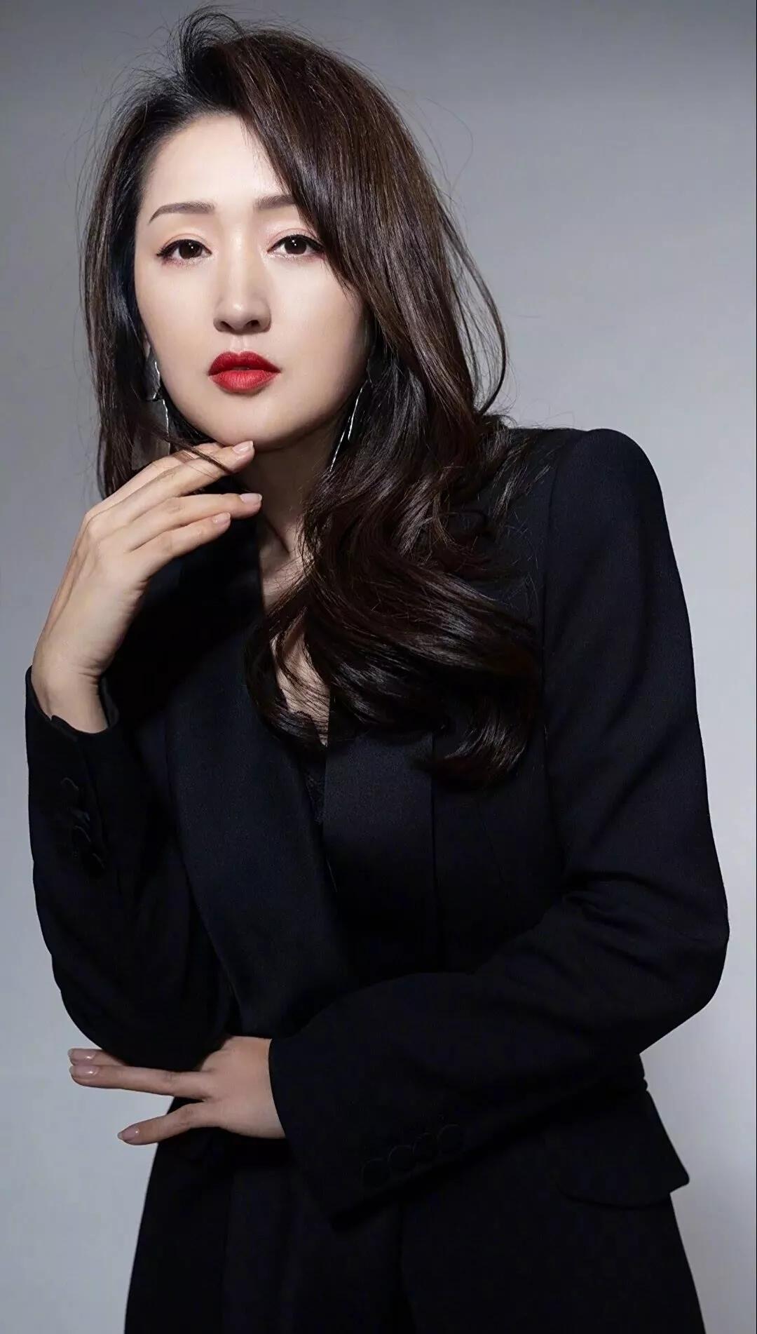 Yang Yuying, a generation of jade girls in the music world, a person ...