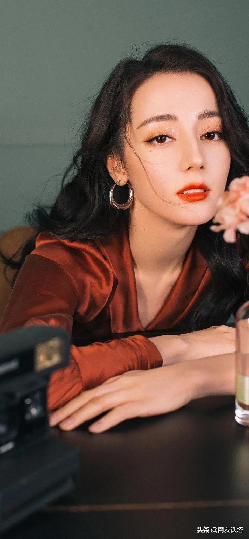 Dilireba wallpaper: the beauty of the allure - iNEWS