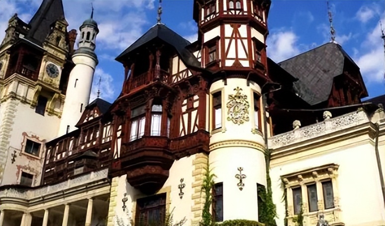 German court architectural style, the shaping and evolution of culture ...