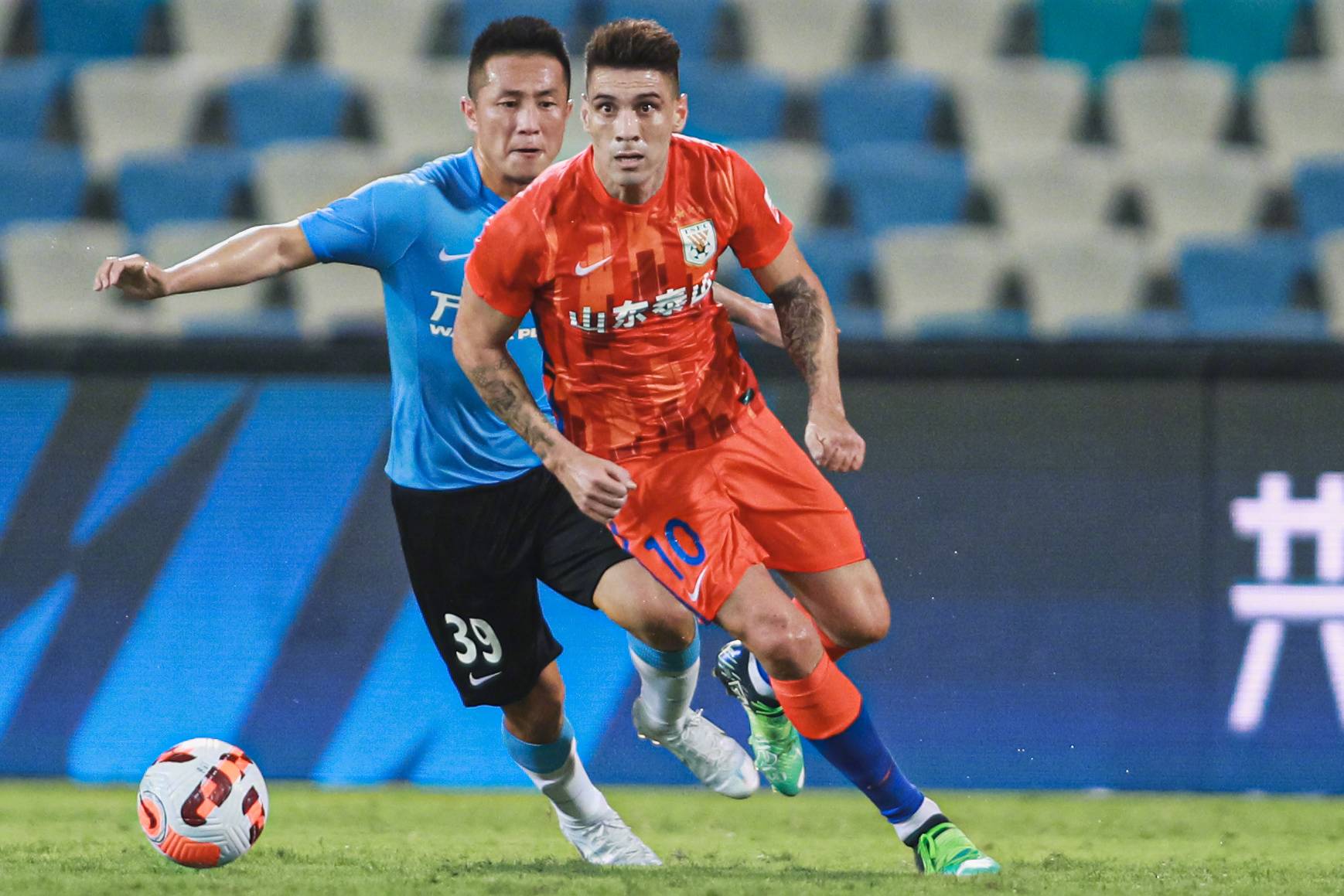 Chen Pu, Duan Liuyu, Fang Hao are the three strikers, Fellaini, Sun ...