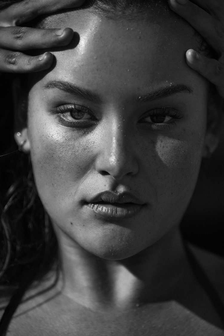 Popular international fashion photographer: Josie Clough - iNEWS