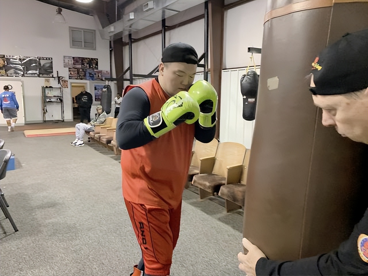 expect!Zhang Junlong has made a strong invasion of the North American heavyweight boxing arena ...