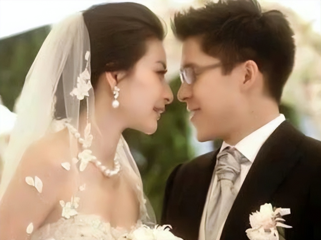 44-year-old Huo Qigang's recent situation was exposed, Guo Jingjing rarely showed affection, and ...