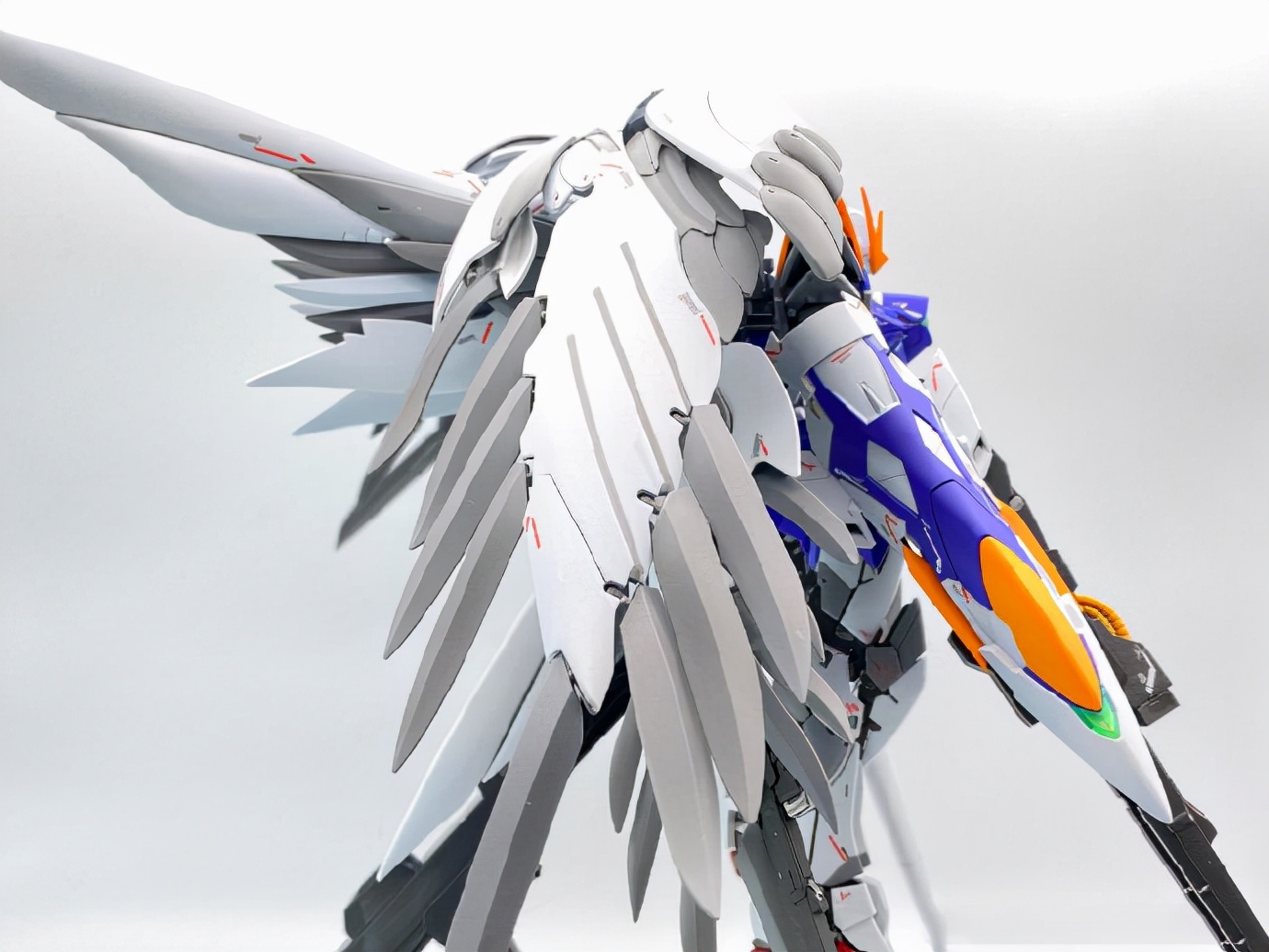 Equipped with Dorukis equipment, Mobile Suit Wing Zero Gunpla - iNEWS