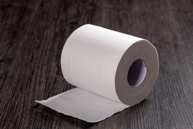 Whether it is better to use tissue paper or roll paper in daily life ...
