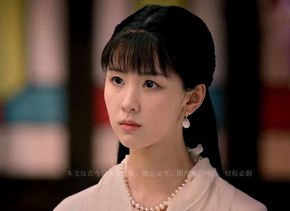 She is obviously beautiful, but she doesn't want to follow the 5 ...